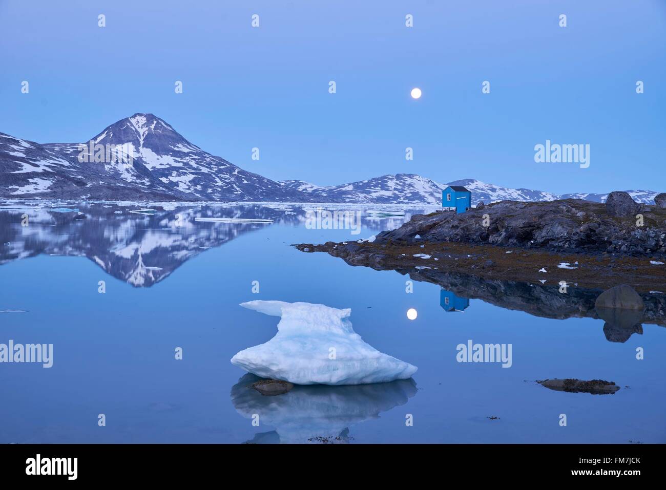 Greenland, Sermersooq, Kulusuk, Inuit village of Kulusuk, moonset and ...