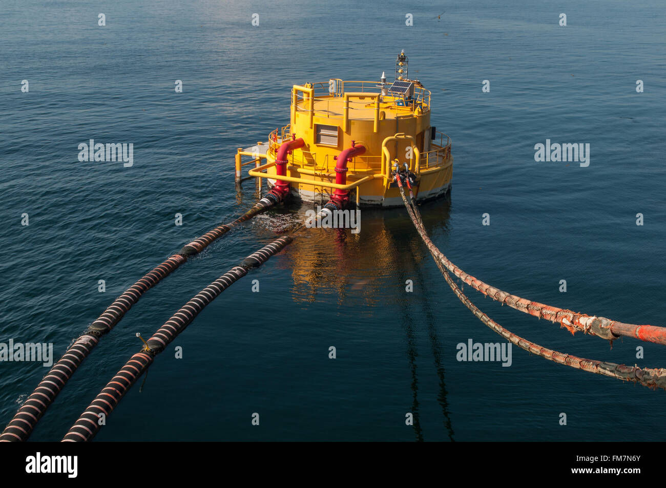 Floating rig hi-res stock photography and images - Alamy