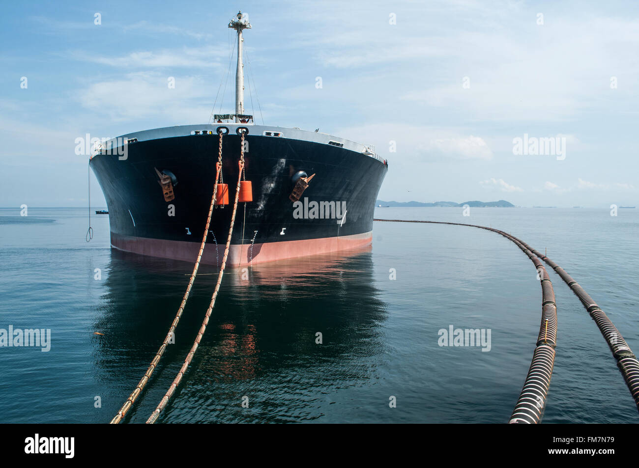Crude oil vessel hi-res stock photography and images - Alamy