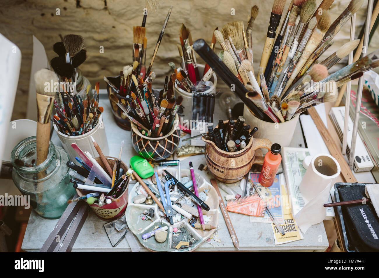 Adam Calkin artist painter in studio home Stock Photo - Alamy