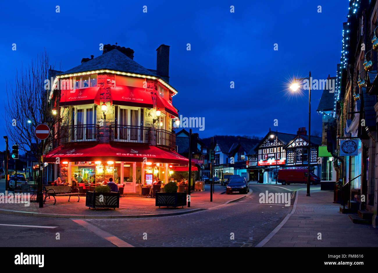 Windermere town at night, Lake District National Park, Cumbria, England ...