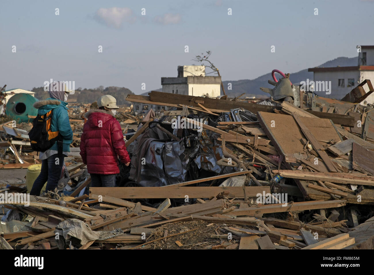 Tsunami japan 2011 survivors hi-res stock photography and images - Alamy