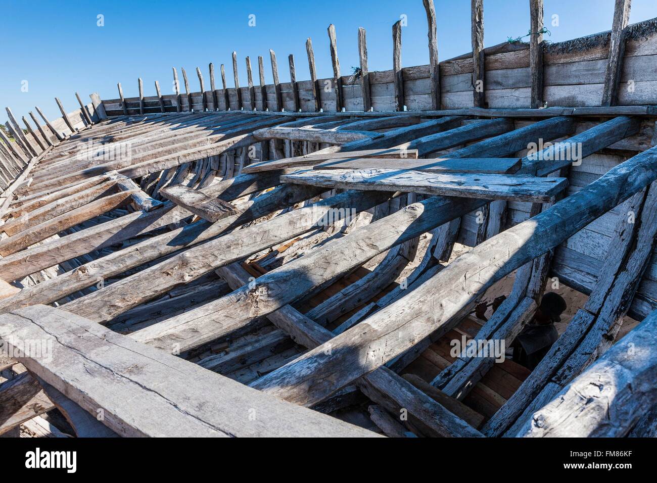 Madagascar, Menabe region, Belo sur Mer, building a traditional dhow ...