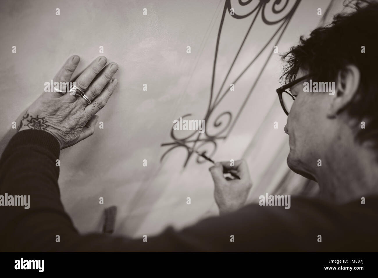 Adam Calkin artist painter in studio home Stock Photo - Alamy