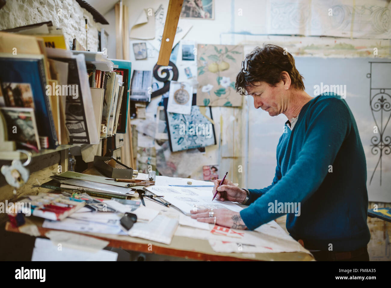 Adam Calkin artist painter in studio home Stock Photo - Alamy