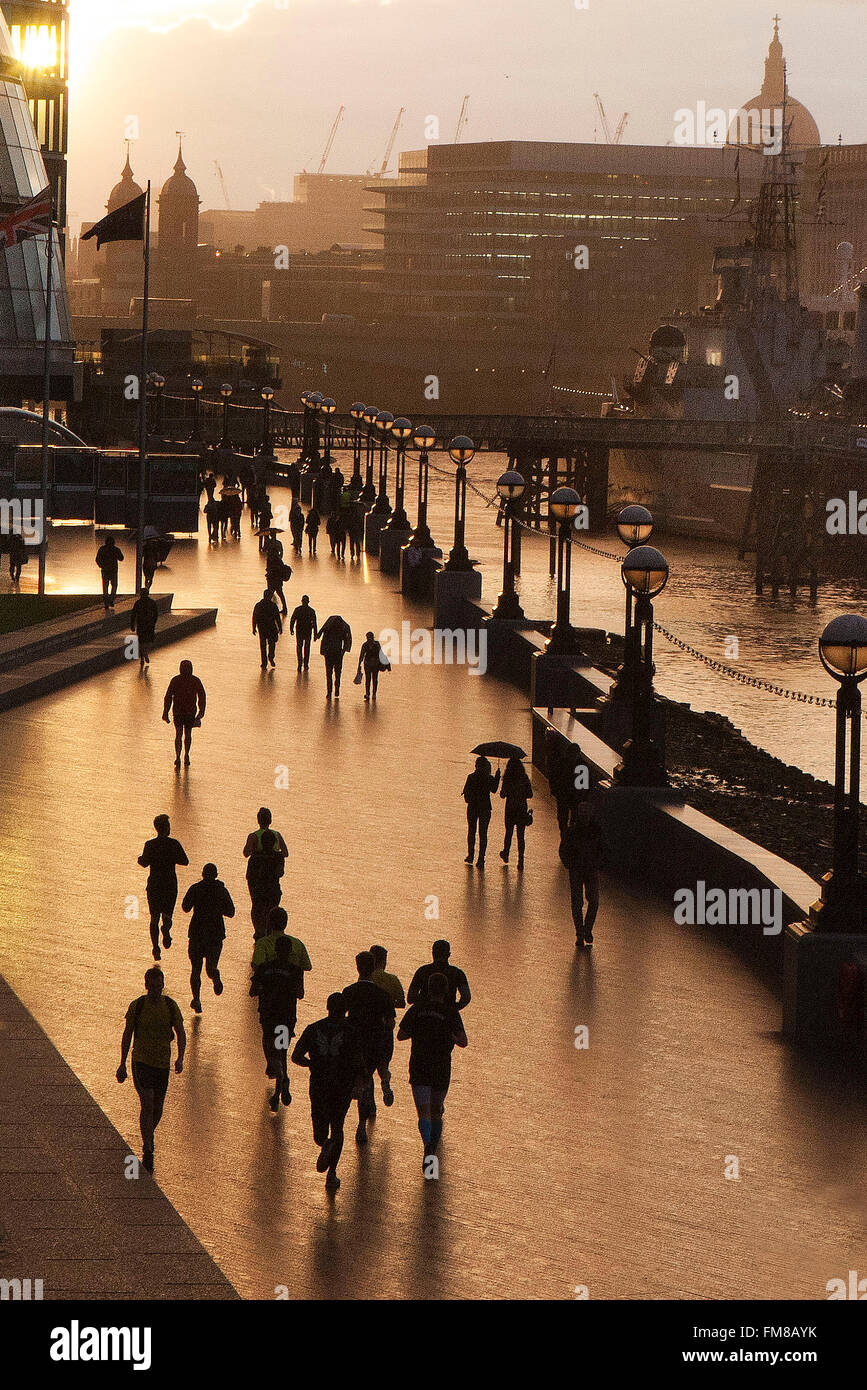 London bridge walk hi-res stock photography and images - Alamy