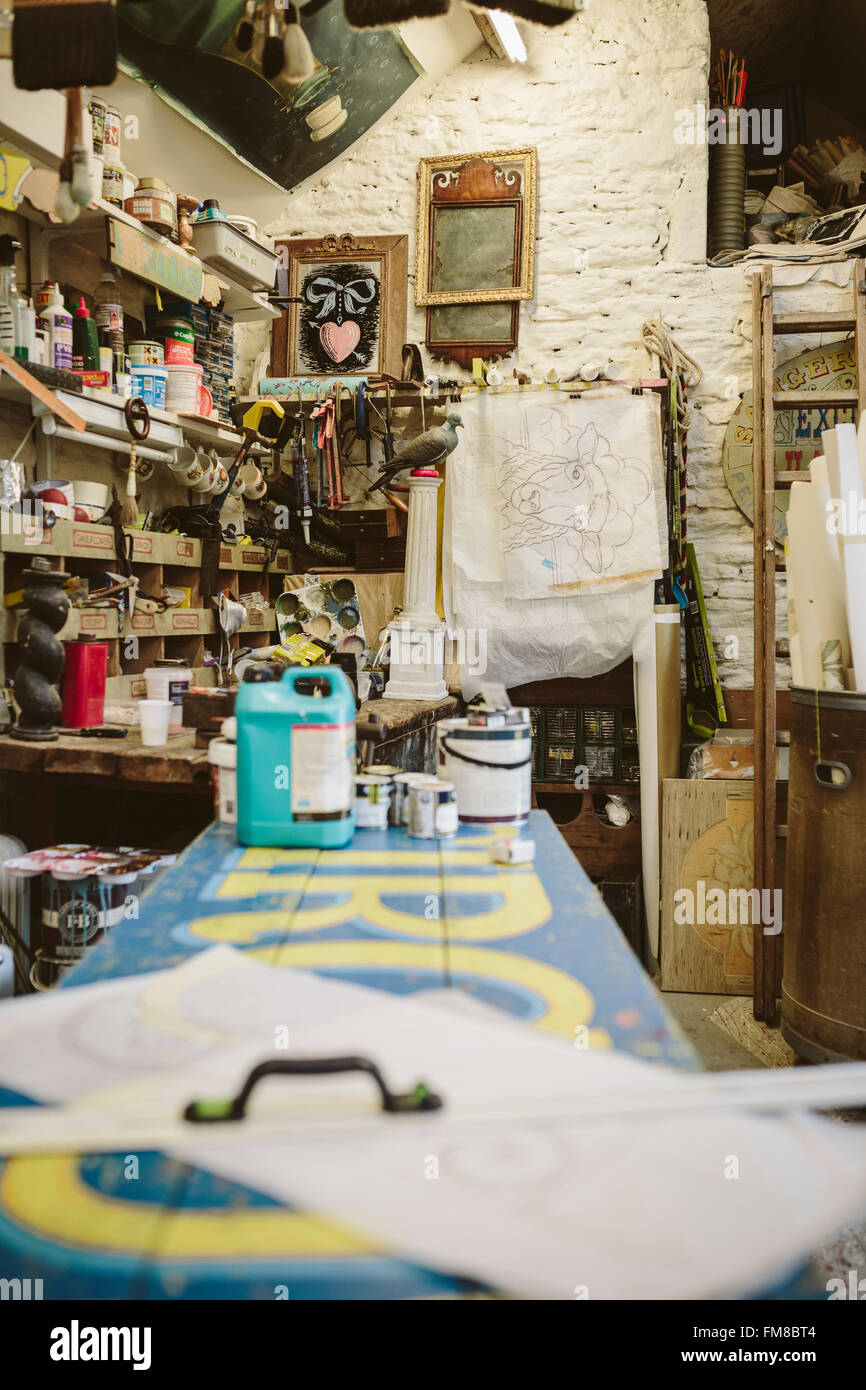 Adam Calkin artist painter in studio home Stock Photo - Alamy