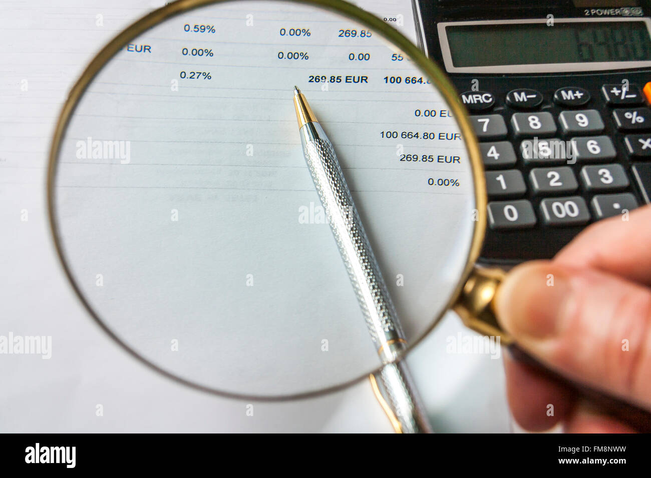 Magnifying glass figures hi-res stock photography and images - Alamy