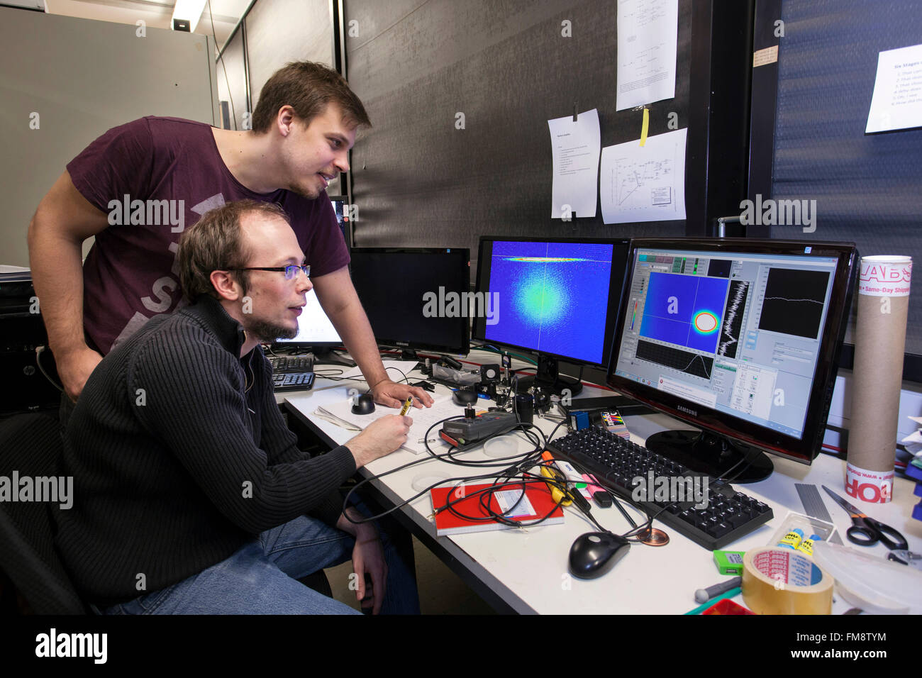 Experimental setup in a laser laboratory at the Institute for ...