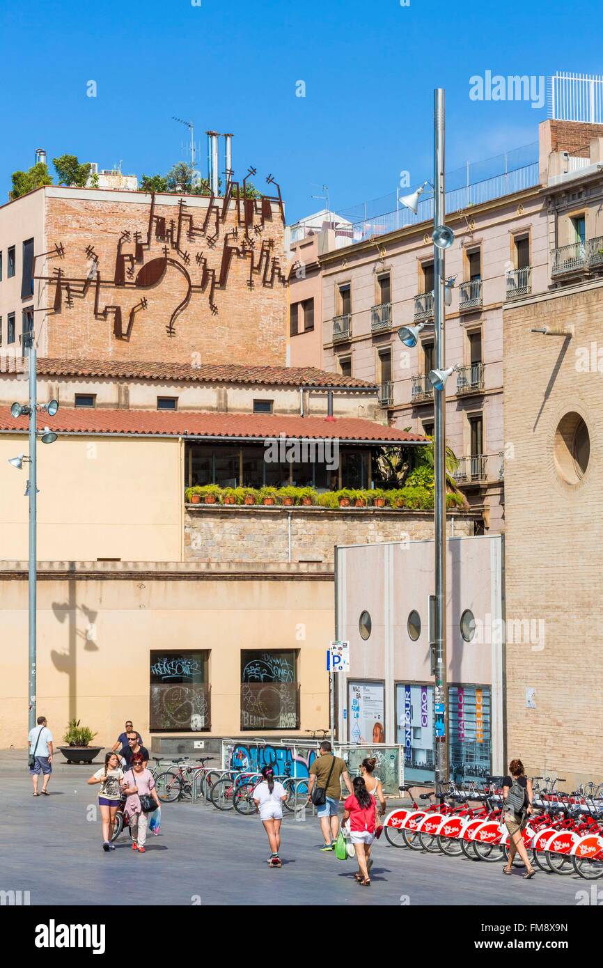 Spain, Catalonia, Barcelona, El Raval, Placa dels Angels, forecourt ...