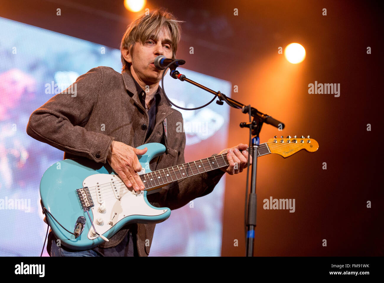 Eric johnson performs hi-res stock photography and images - Alamy