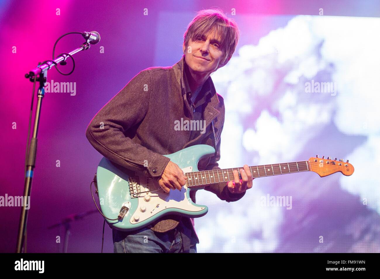 Eric johnson guitarist hi-res stock photography and images - Alamy