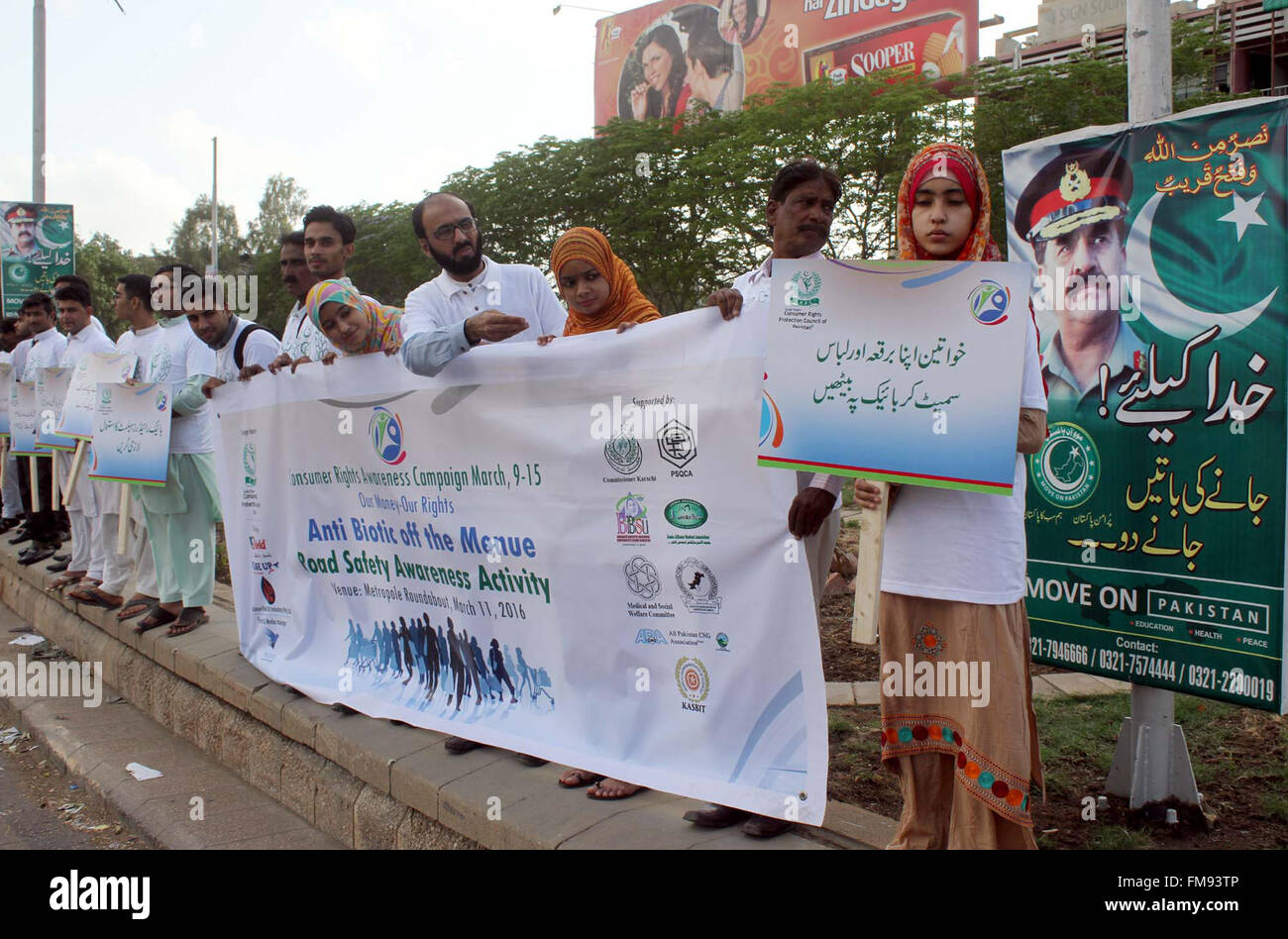 Consumer awareness hi-res stock photography and images - Alamy