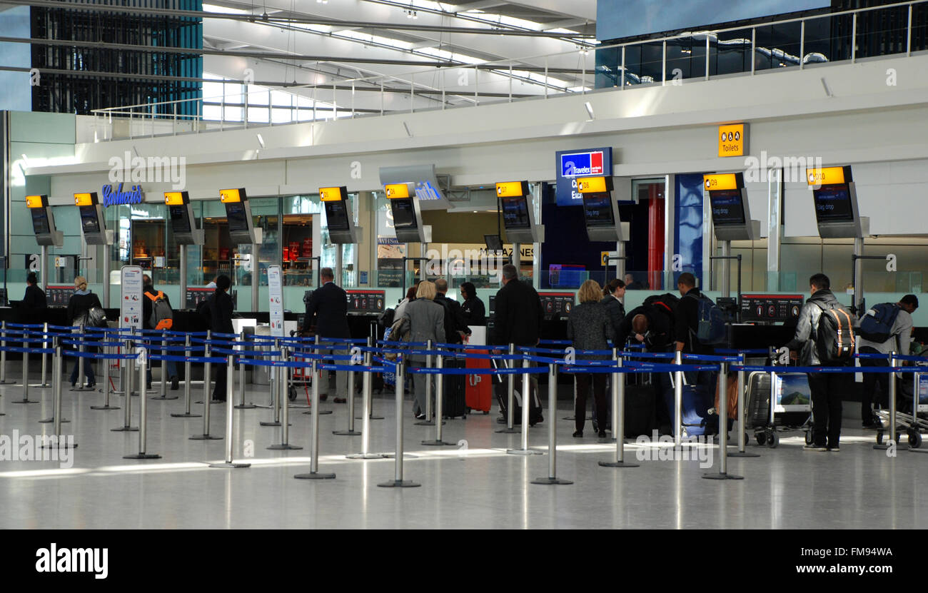 Terminal 5 heathrow new hi-res stock photography and images - Alamy
