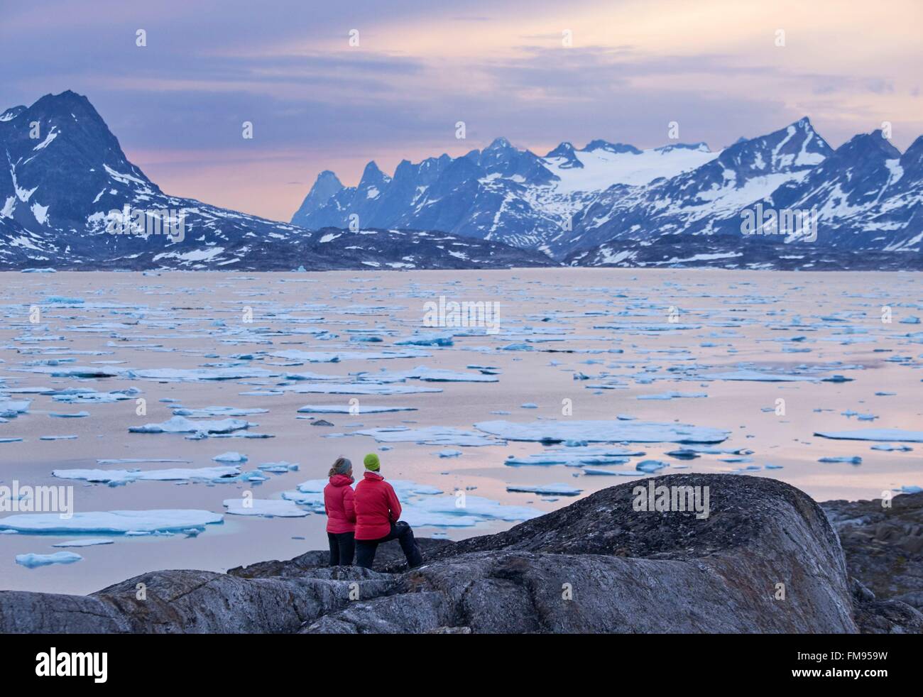 Inuit woman at kulusuk hi-res stock photography and images - Alamy