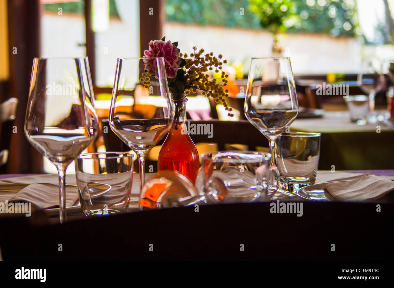 Italian restaurant table Stock Photo - Alamy