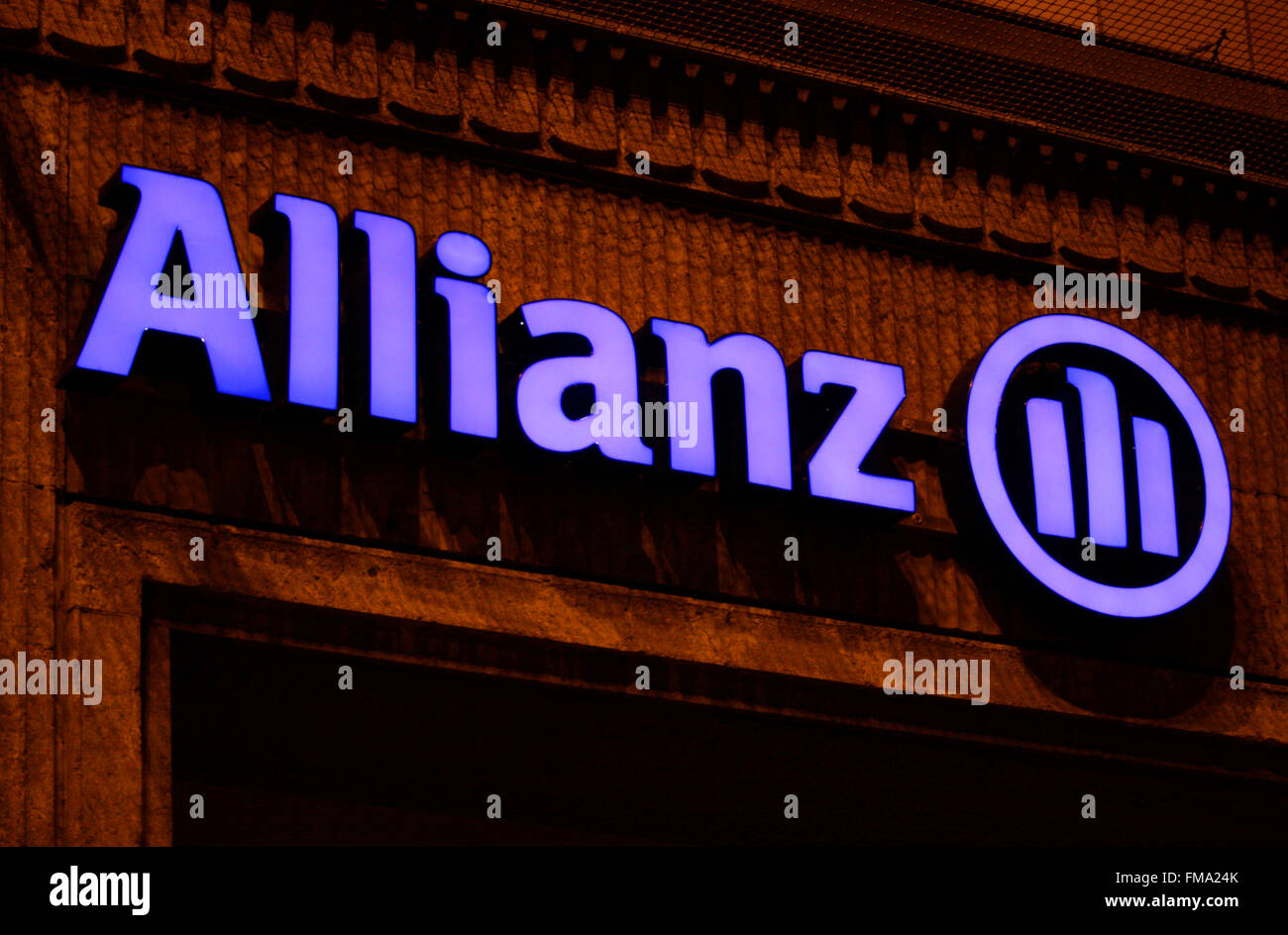 Allianz logo hi-res stock photography and images - Alamy