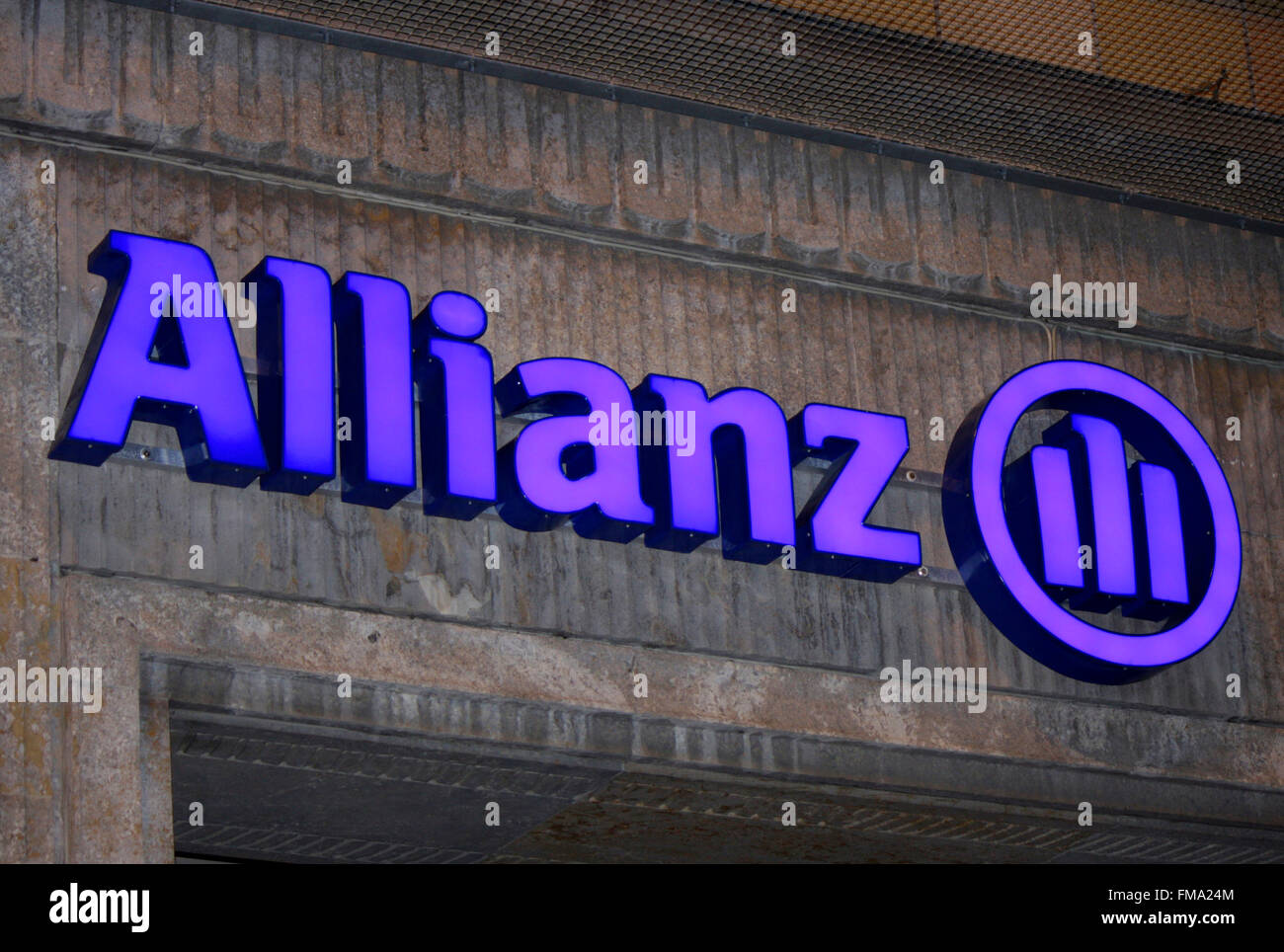 Allianz logo hi-res stock photography and images - Alamy