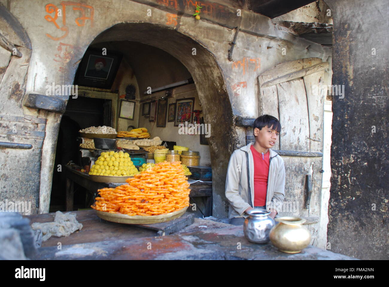 Selling Sweets Stall Stock Photos & Selling Sweets Stall Stock Images ...