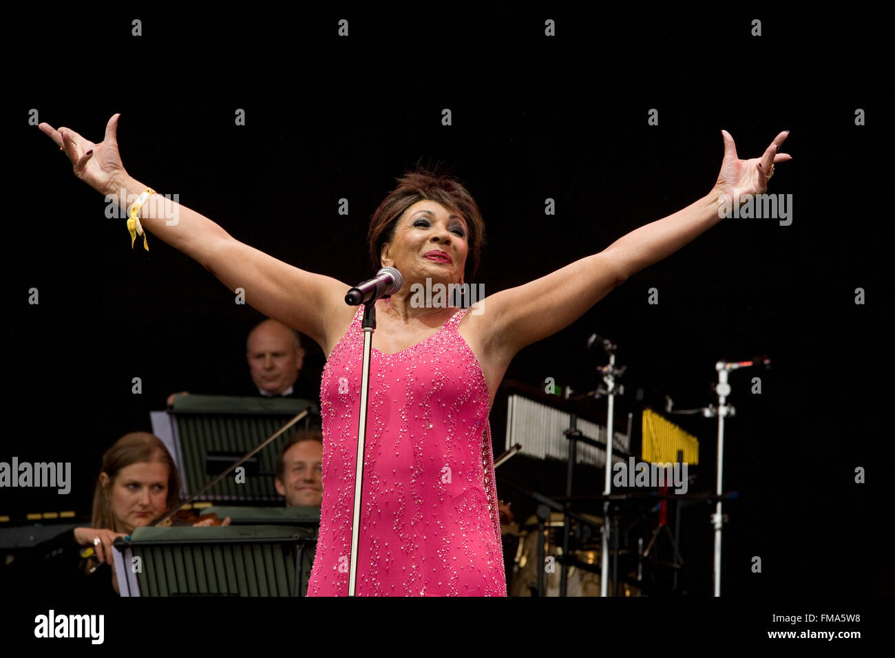 Dame Shirley Bassey Performing On The Pyramid Stage At The Glastonbury Festival 2007 Somerset