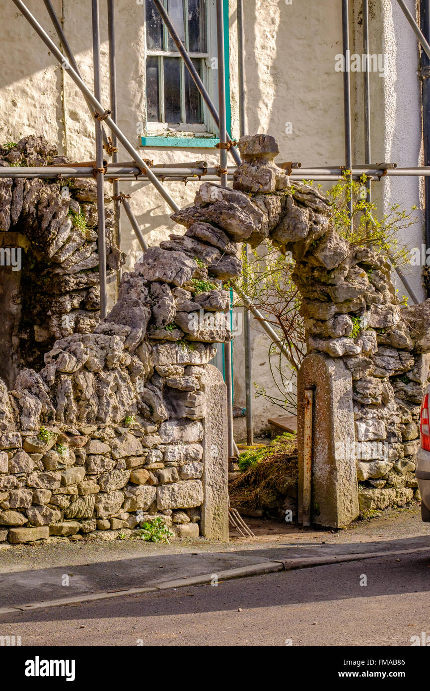 Limestone Arch Stock Photos & Limestone Arch Stock Images - Alamy