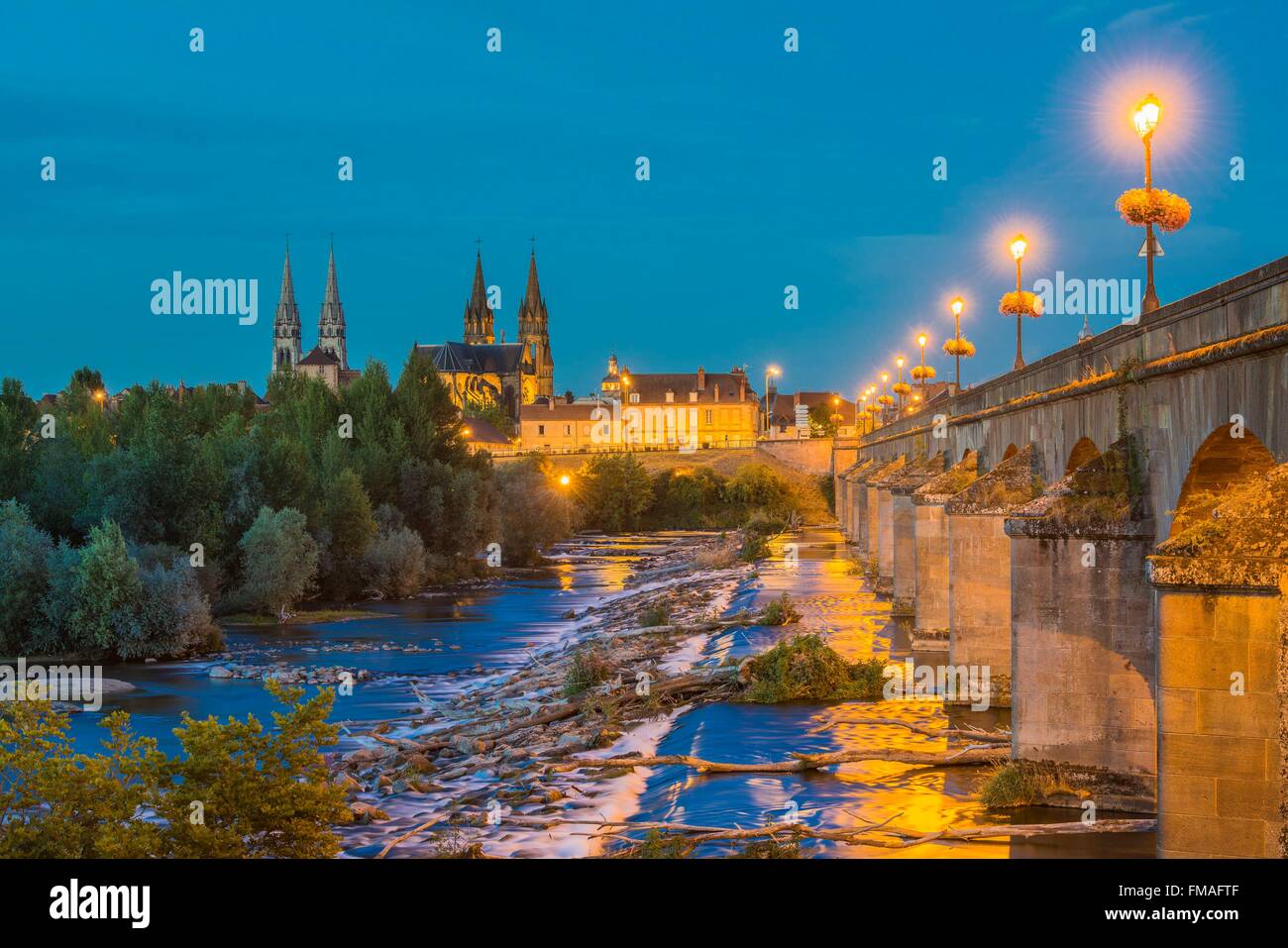 France, Allier, Moulins, view from the left bank of Allier river and ...