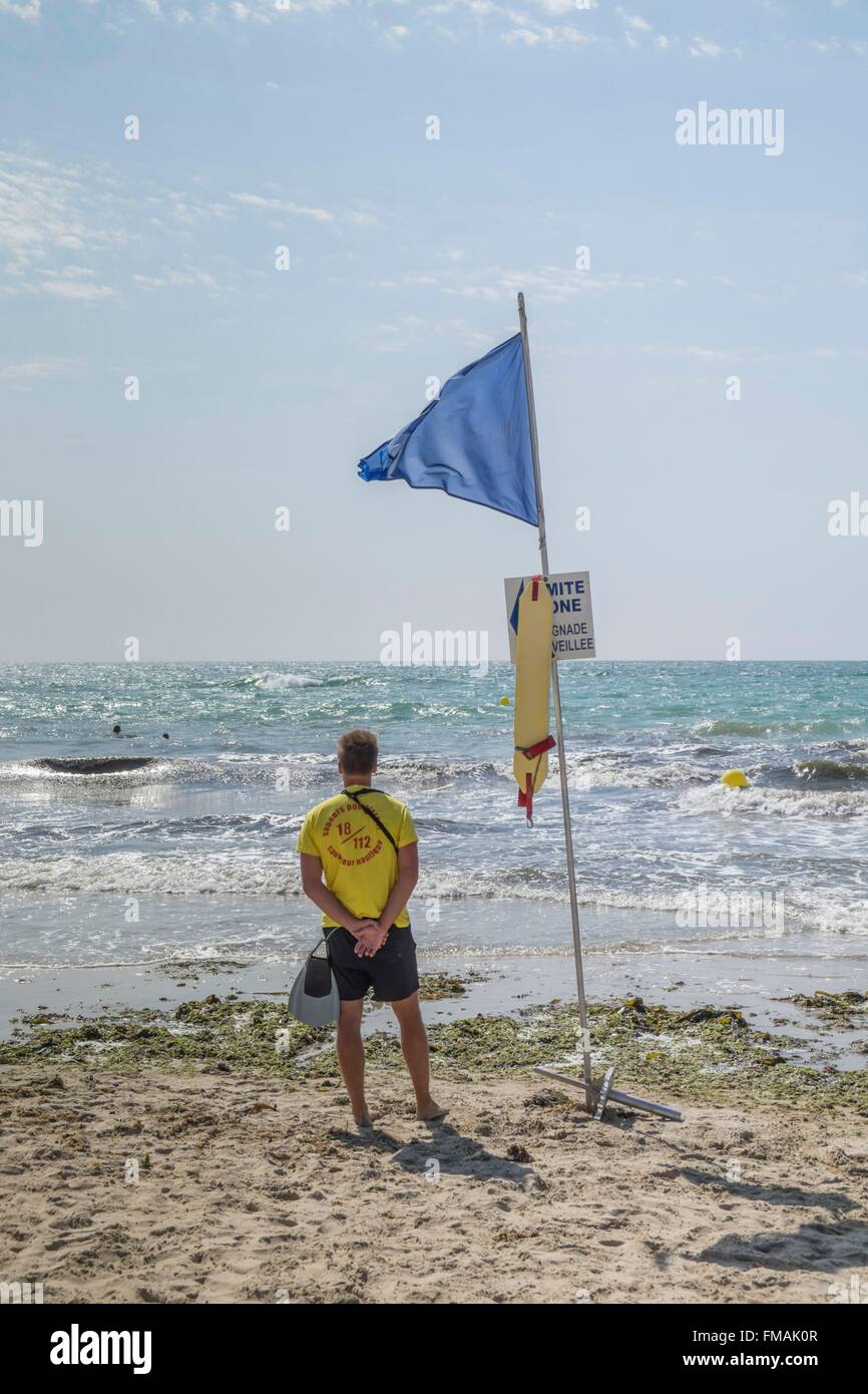 Lifeguard france hi-res stock photography and images - Alamy