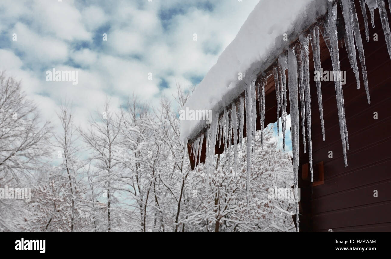 Roof eaves hi-res stock photography and images - Alamy