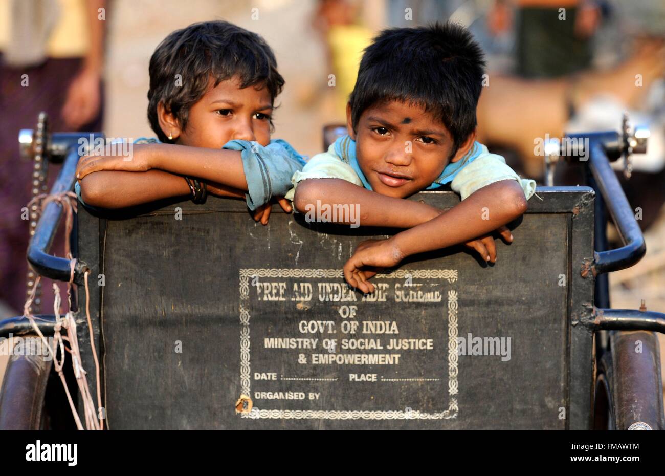 India, Odisha, young kids from Desia Khond ethnic group in a village ...