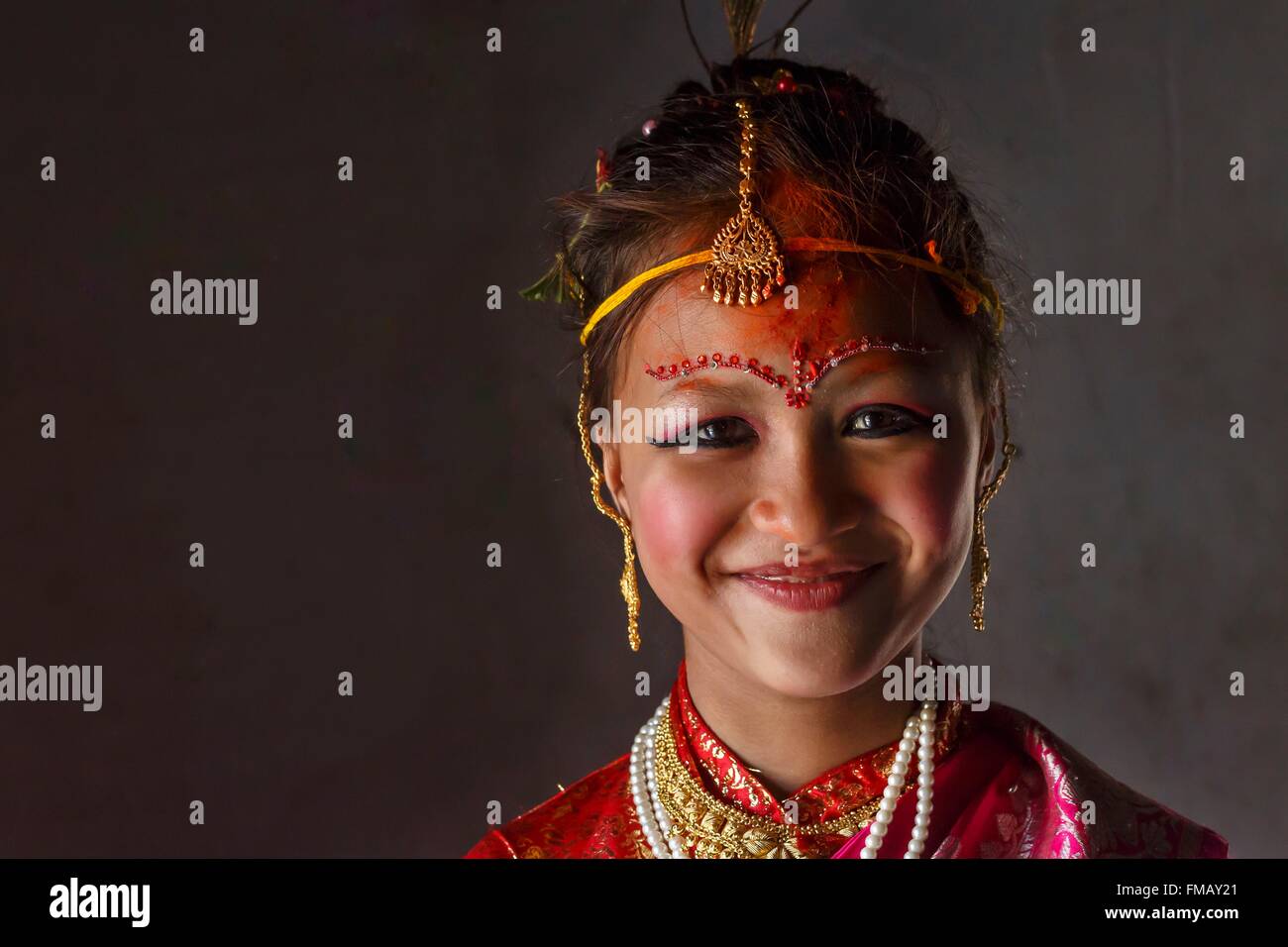 Nepal woman beauty hi-res stock photography and images - Alamy