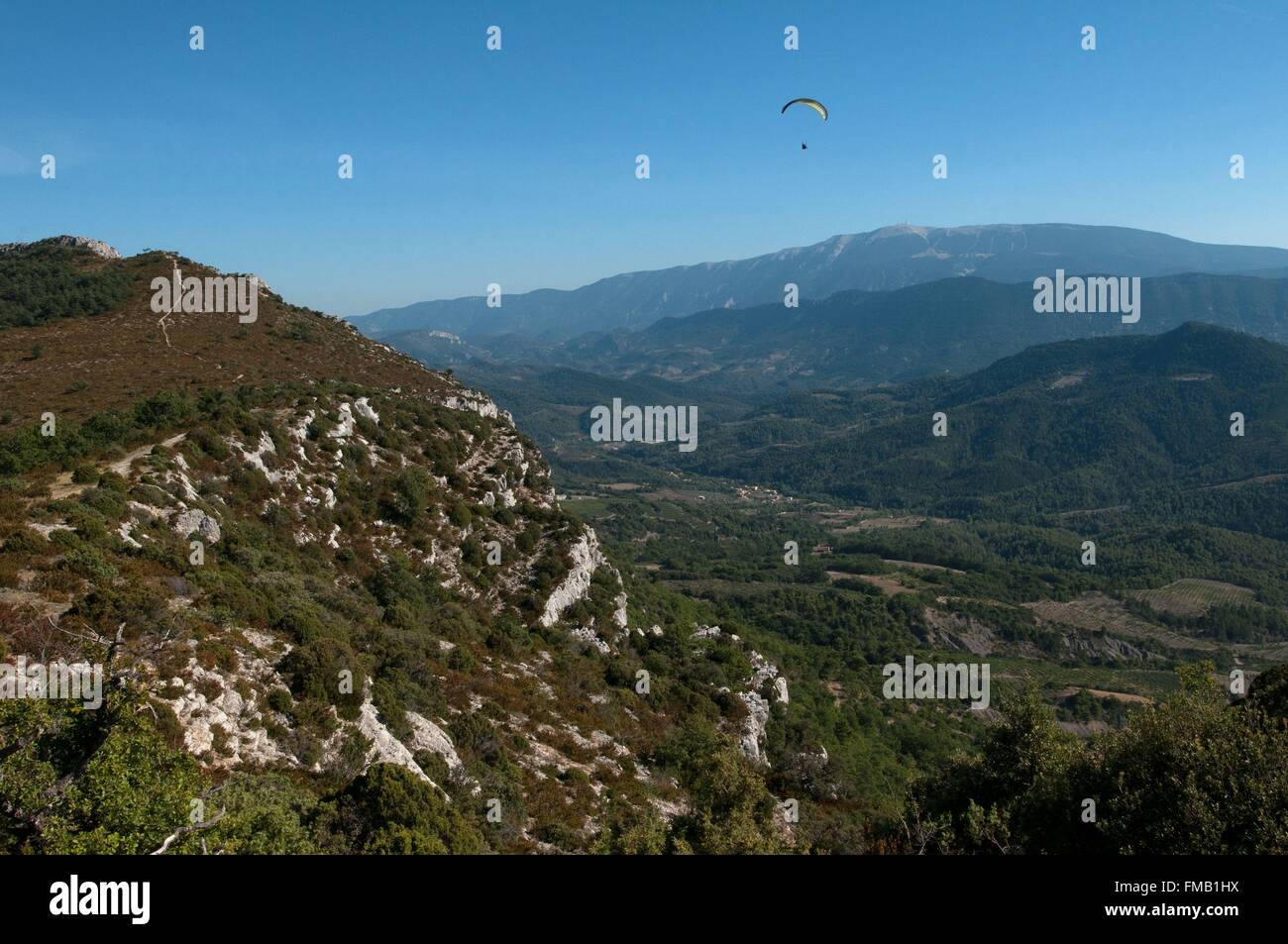 France, Drome, to Buis-les-Baronnies, paragliding Stock Photo - Alamy France, Drome, to Buis-les-Baronnies, paragliding Stock Photo - Alamy
