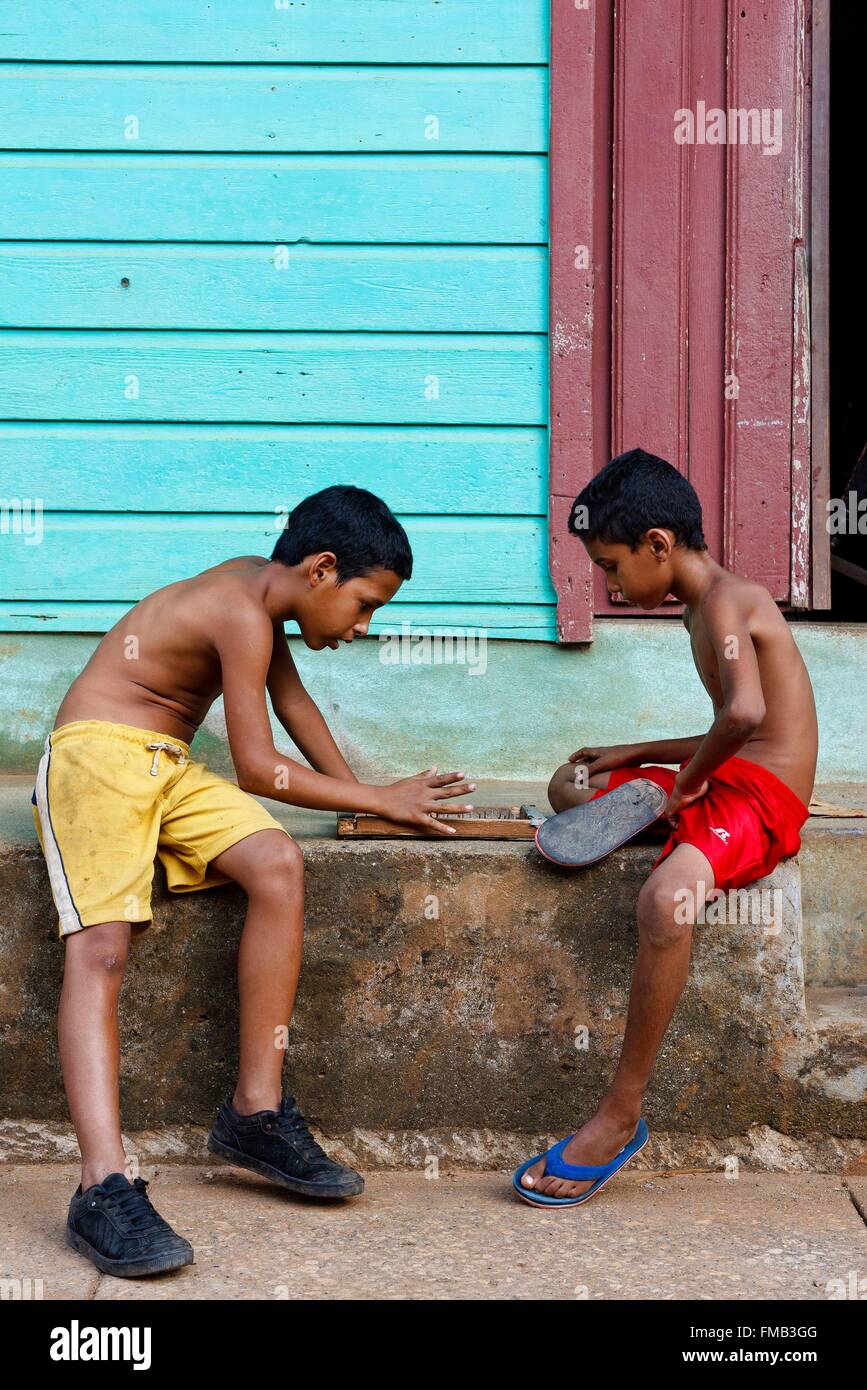 Children playing in cuba hi-res stock photography and images - Alamy