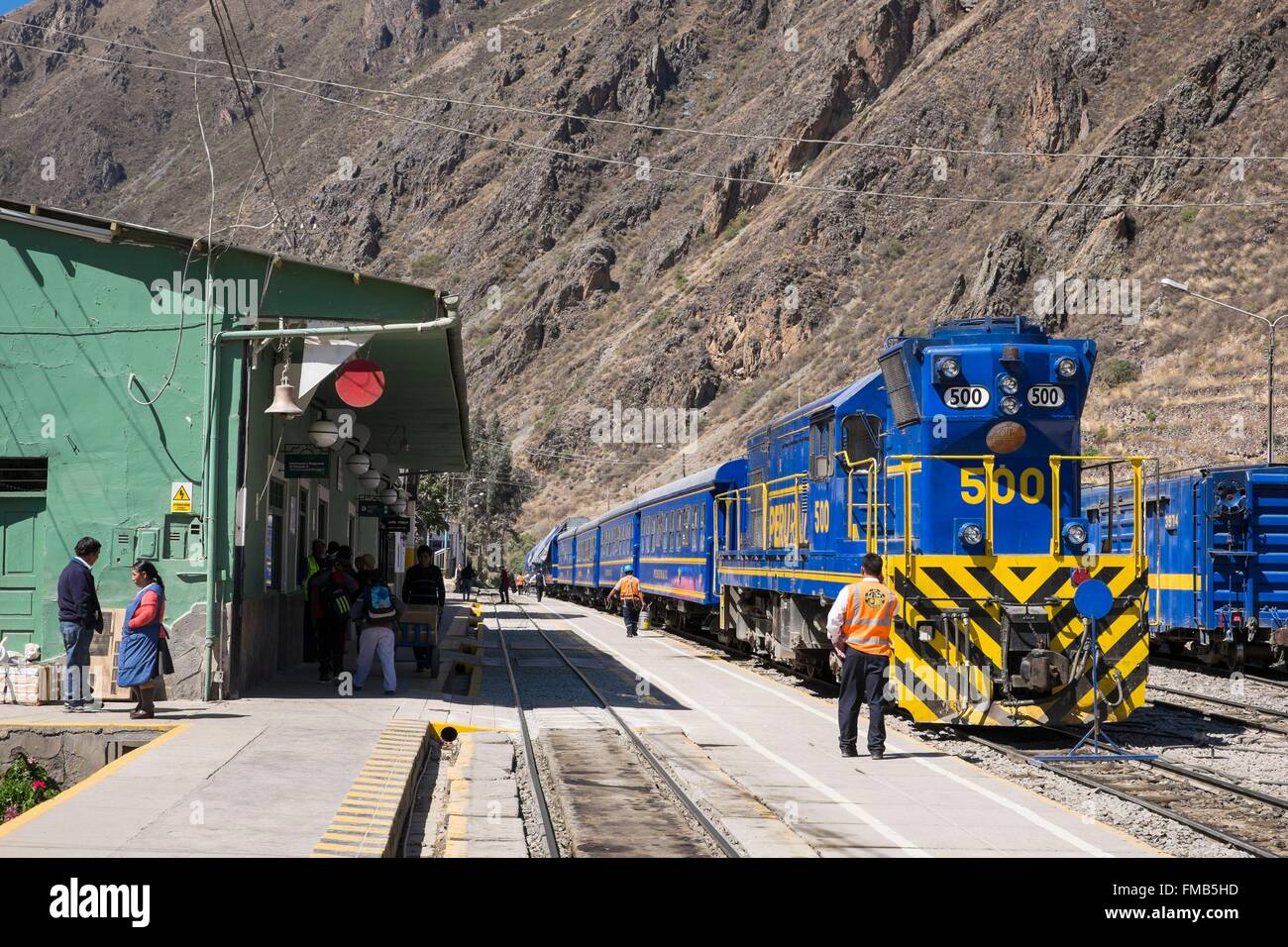 Peru, Cusco Province, Incas Sacred Valley, Ollantaytambo, the train ...