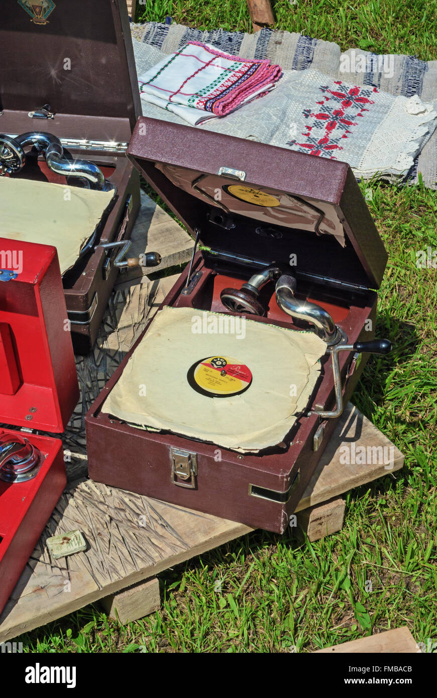 Spinning record in green light hi-res stock photography and images - Alamy