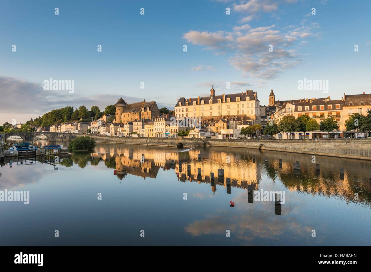 France, Mayenne, Laval, the banks of Mayenne river, the medieval Old ...