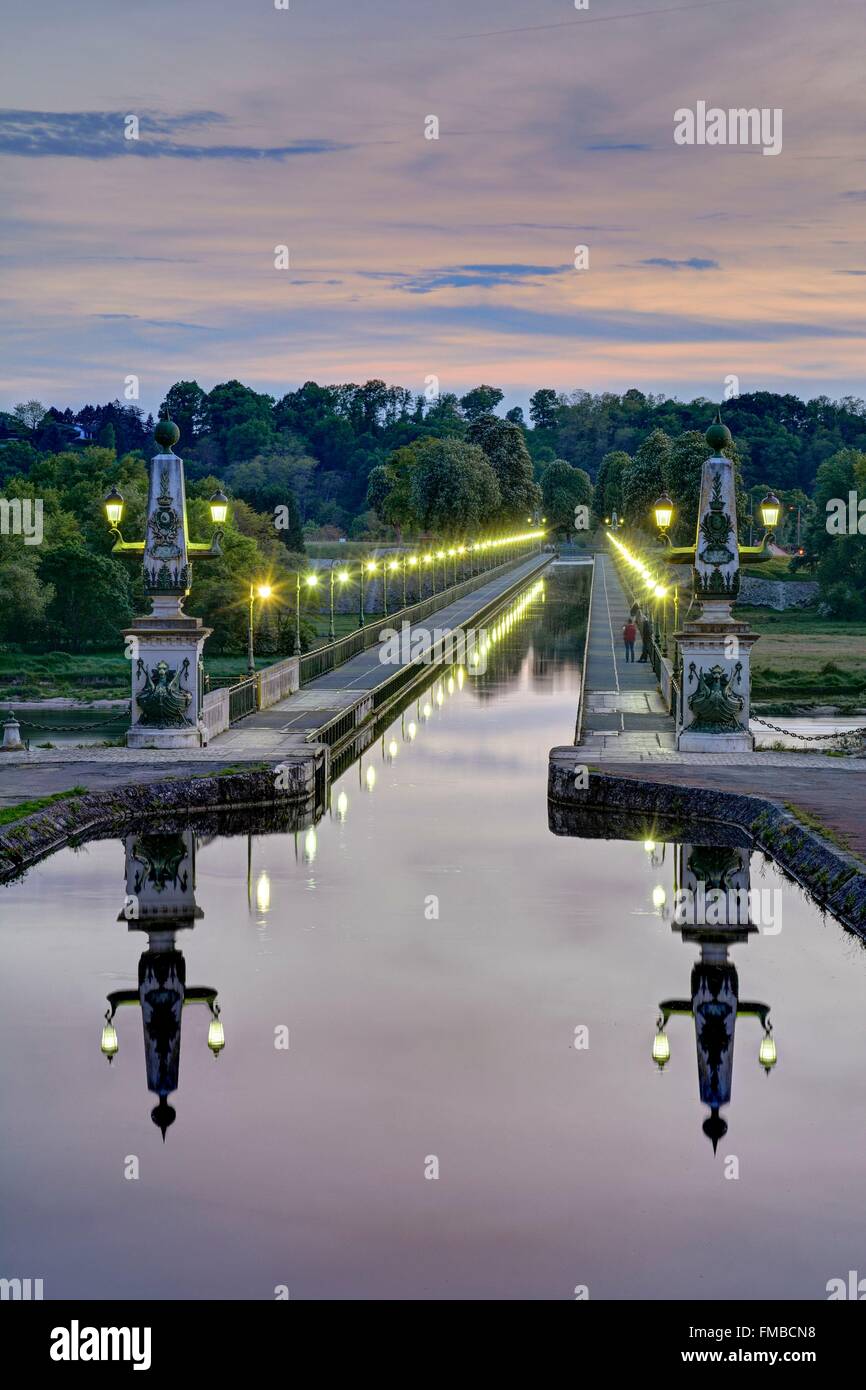 France, Loiret, Briare, the bridge canal above the Loire river built ...