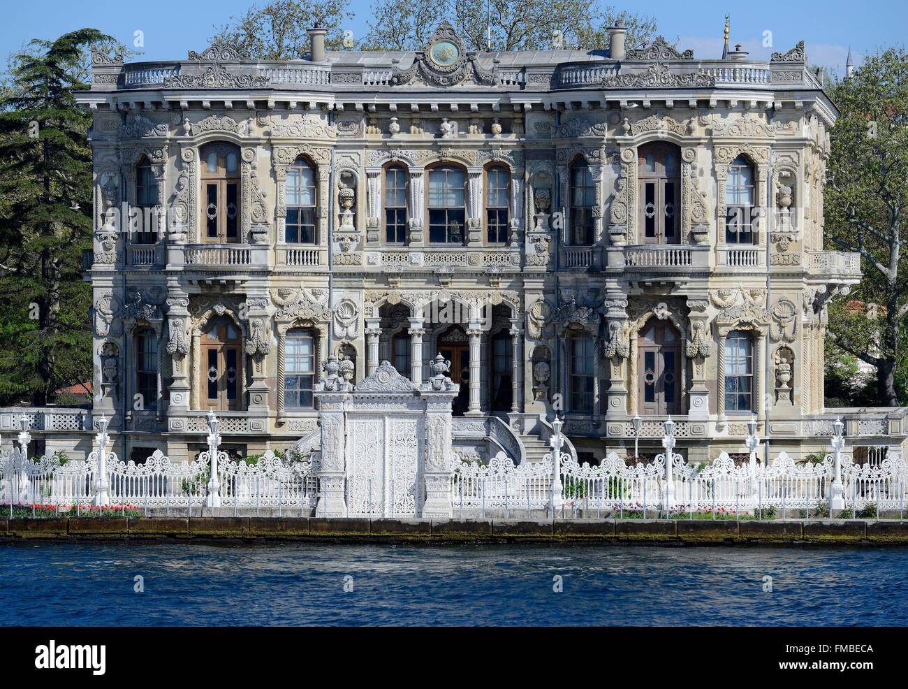 Asian style palace hi-res stock photography and images - Alamy