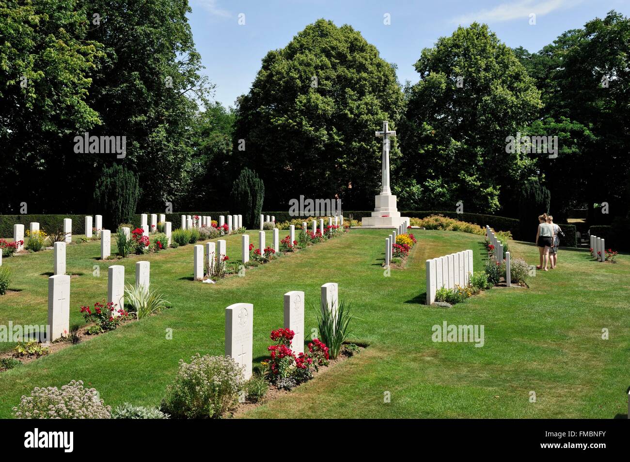 Belgium, West Flanders, Ypres or Ieper, cemetery ramparts of the Lille Gate Stock Photo - Alamy