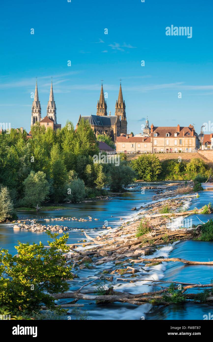 France, Allier, Moulins, view from the left bank of Allier river ...