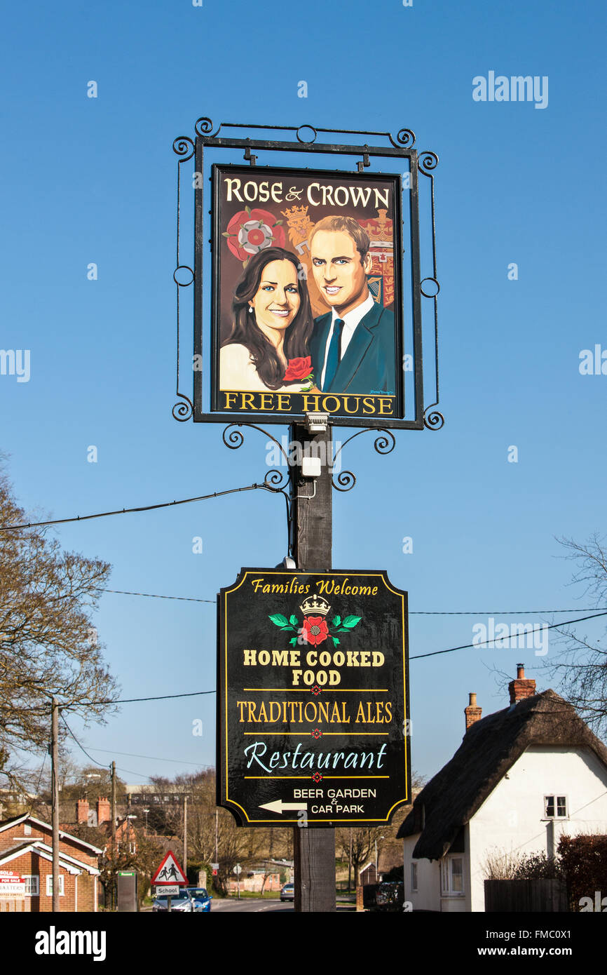 Tilshead village hi-res stock photography and images - Alamy