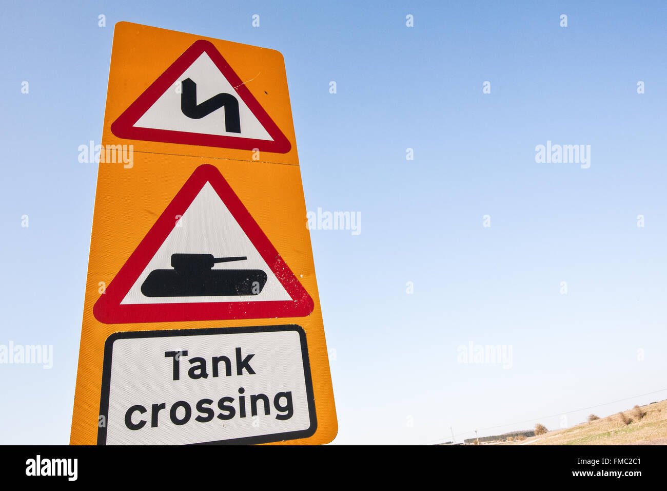Tank crossing sign uk hi-res stock photography and images - Alamy