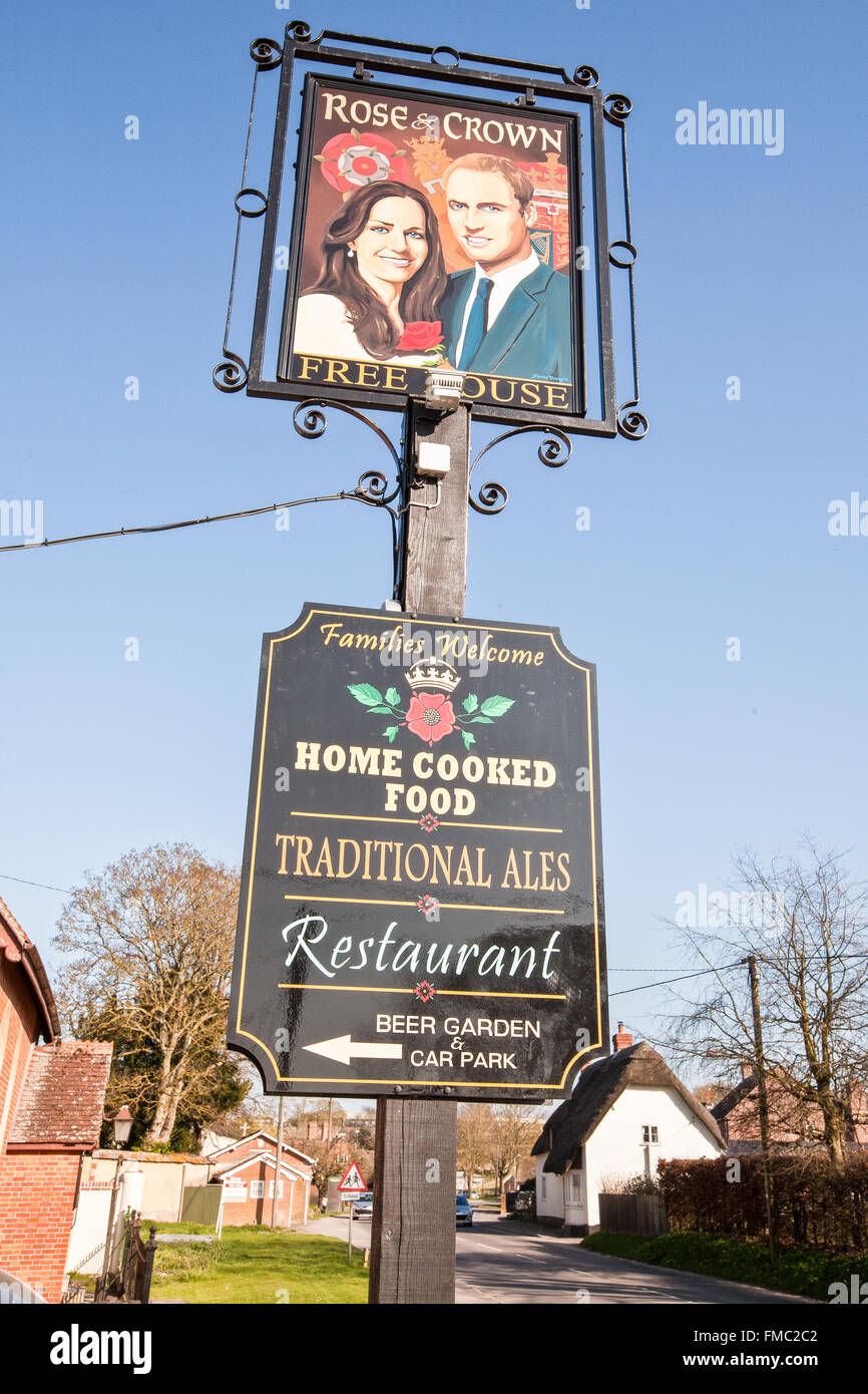 Tilshead village hi-res stock photography and images - Alamy