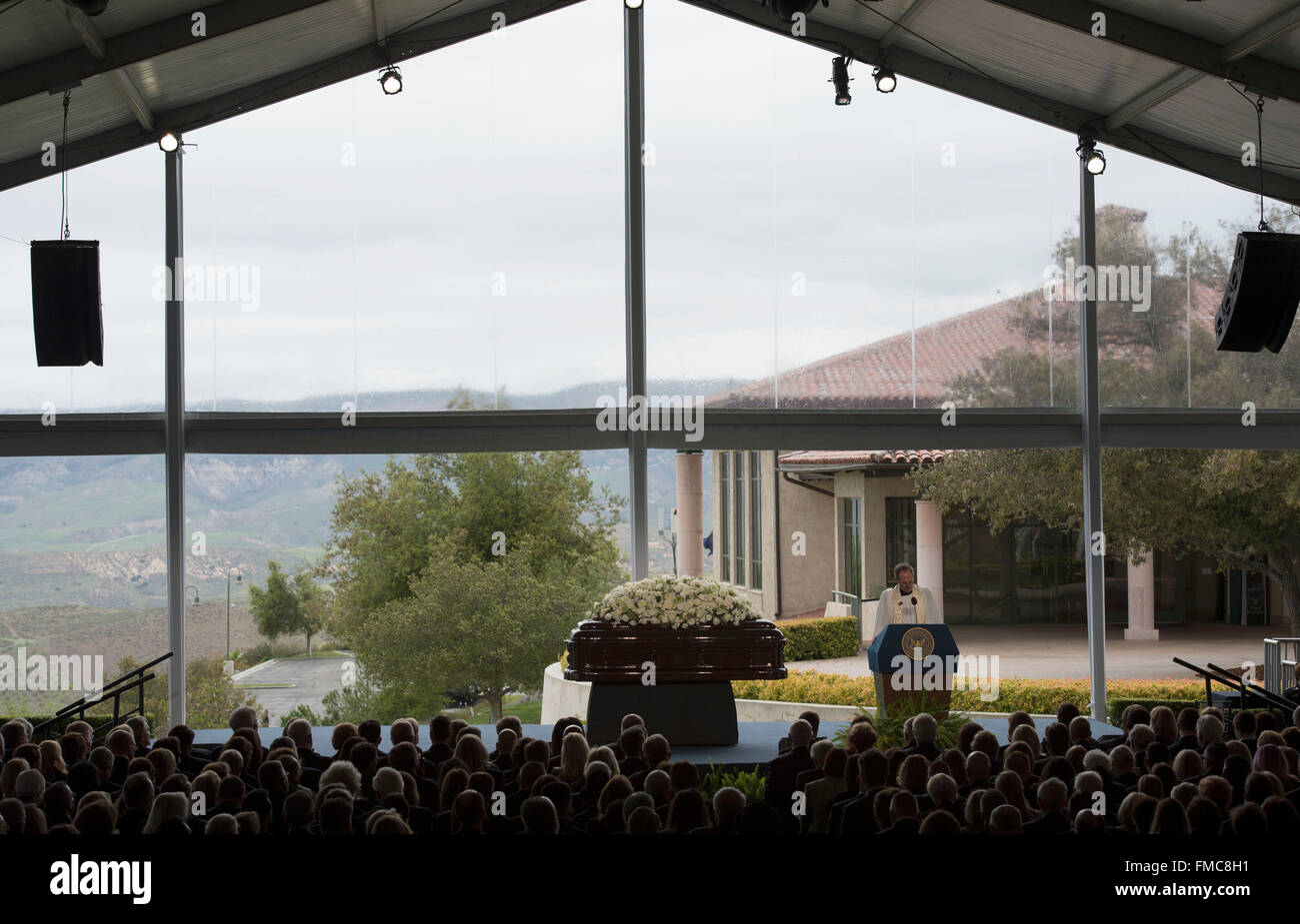 Nancy reagan ronald reagan casket hi-res stock photography and images ...