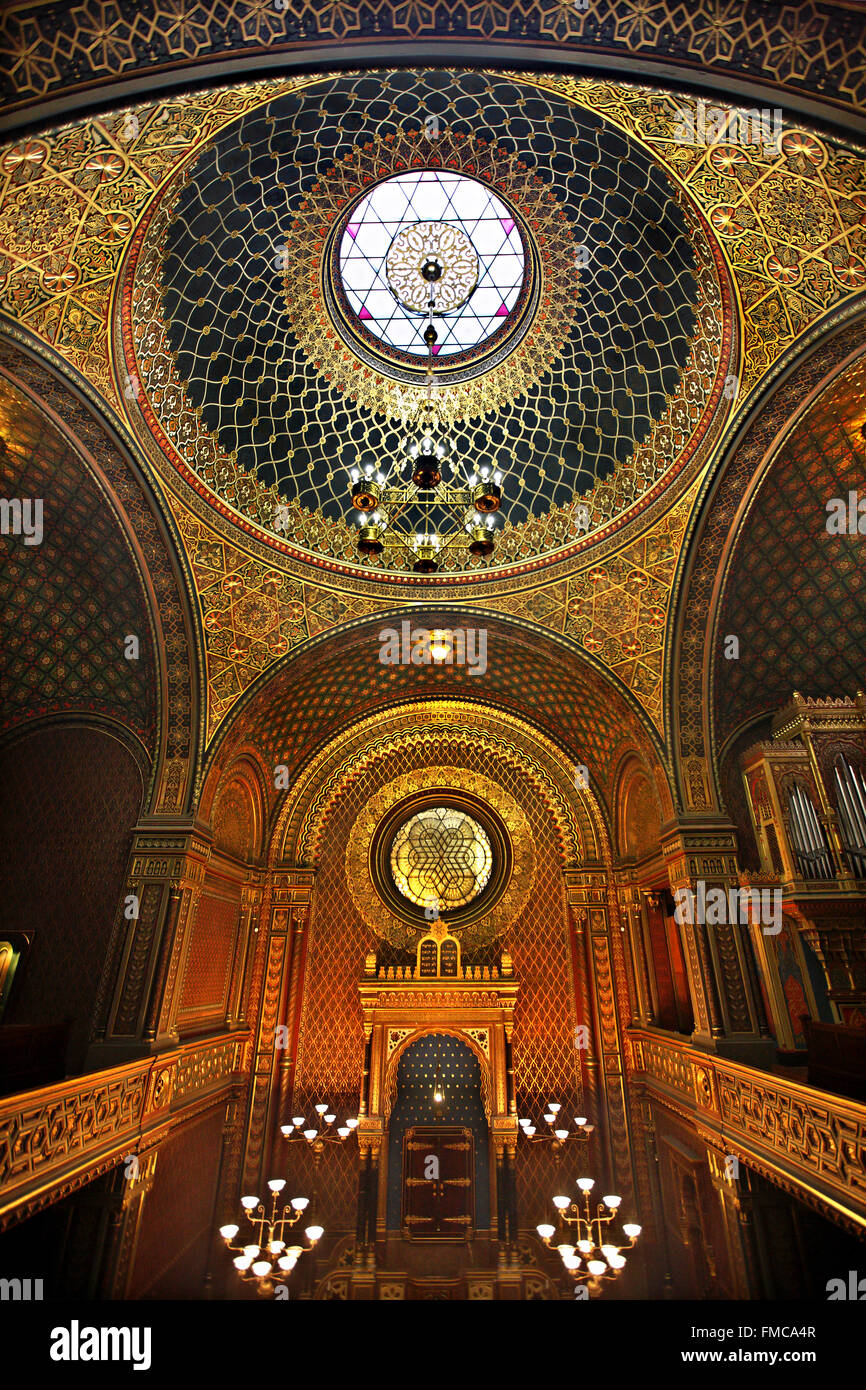 Spanish synagogue josefov prague hi-res stock photography and images ...