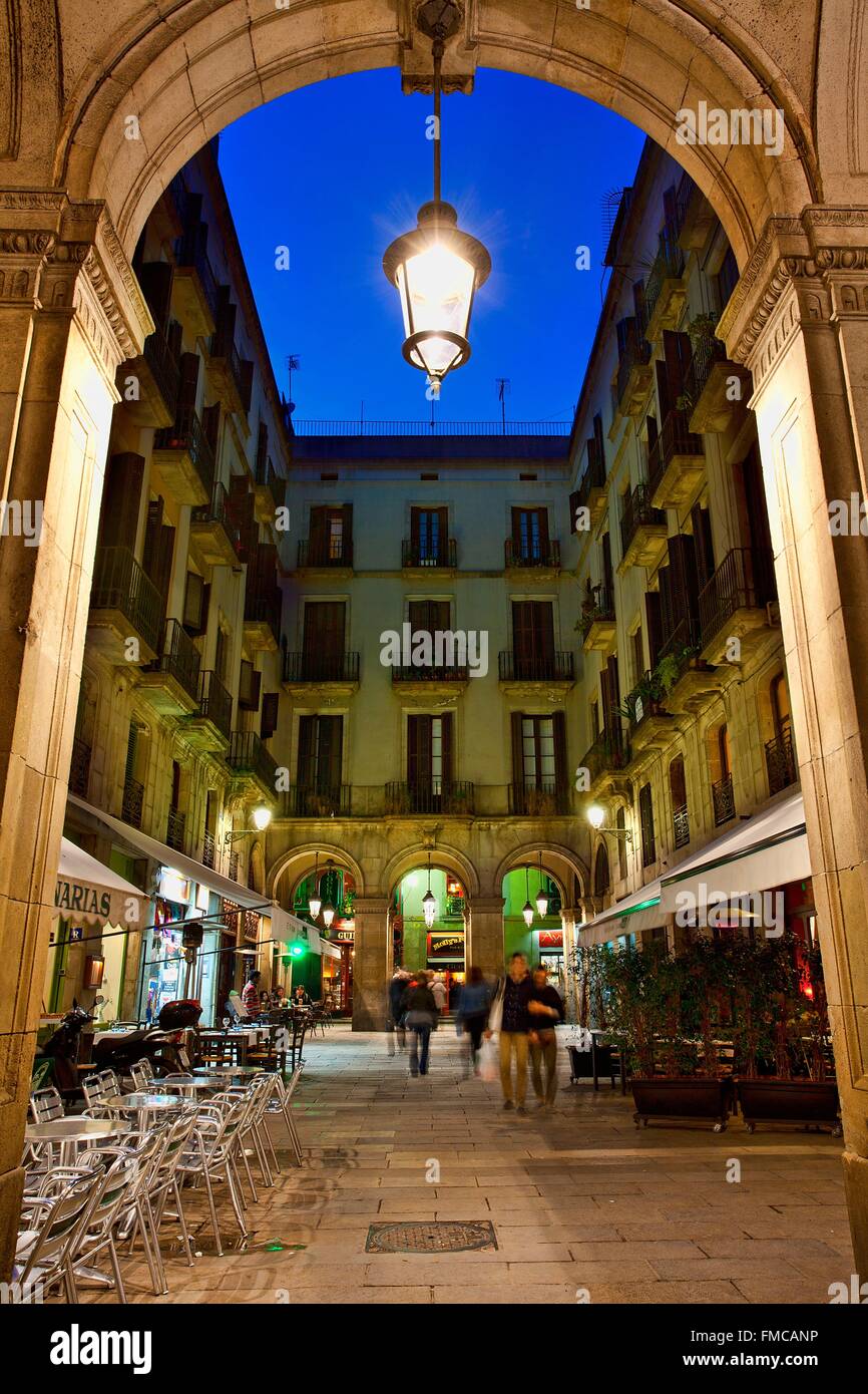 Barcelona street cafe hi-res stock photography and images - Alamy