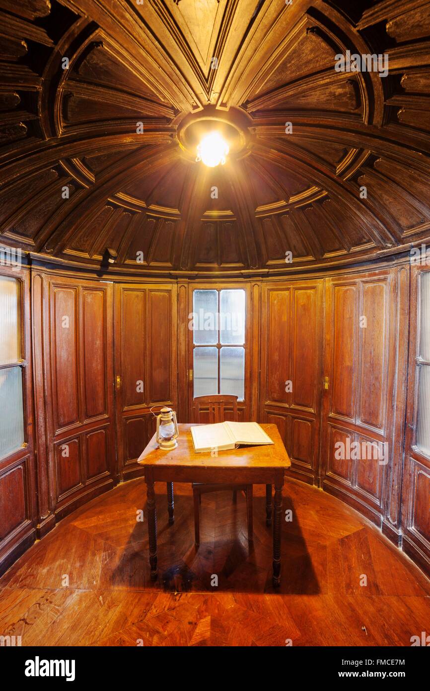 Survey room hi-res stock photography and images - Alamy