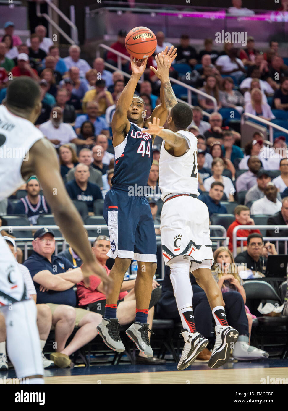 Orlando, FL, USA. 11th Mar, 2016. Connecticut guard Rodney Purvis (44 ...