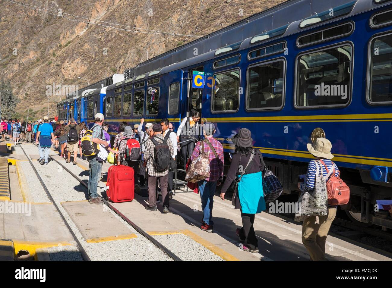Peru, Cusco Province, Incas Sacred Valley, Ollantaytambo, the train ...