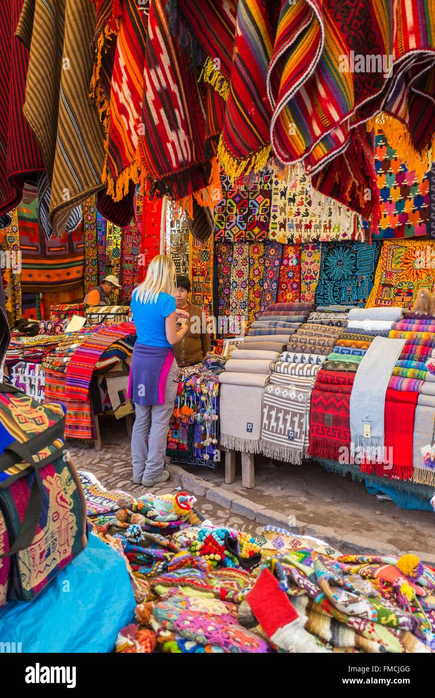 Peru, Cusco Province, Incas Sacred Valley, Pisac, colourful handicraft ...