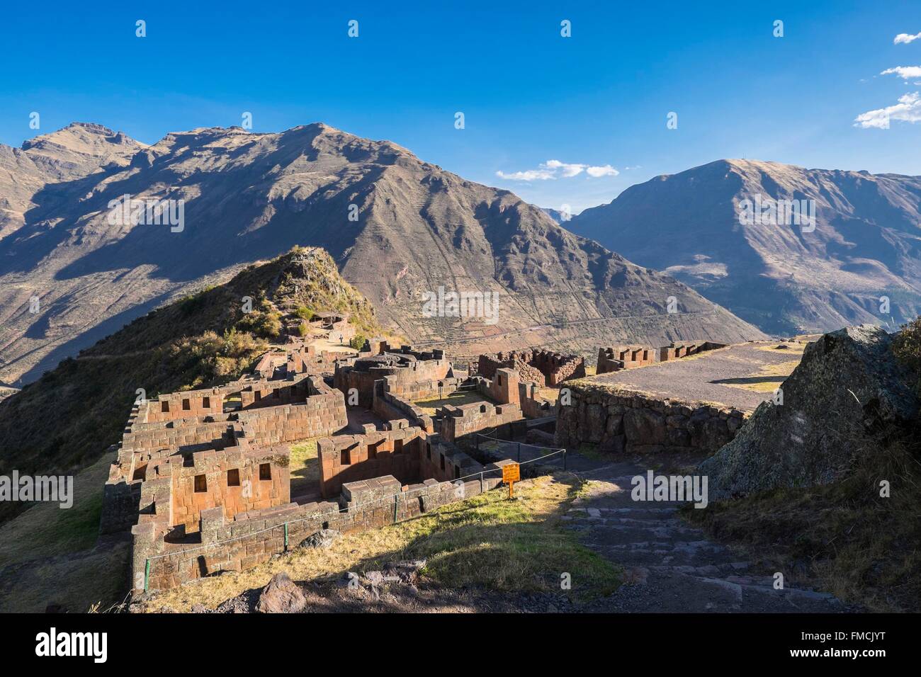 Peru, Cusco Province, Incas Sacred Valley, Pisac, inca archeological ...